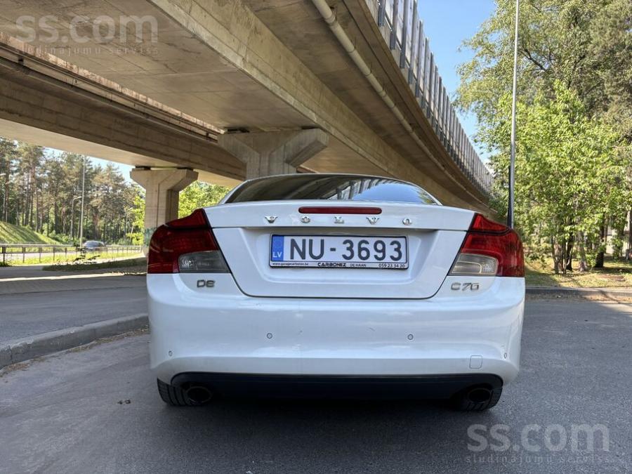 Balts Volvo C70 2012 Rīga, ar dzinēja tilpumu 2.00 L un nobraukumu 254 tūkst. km par 6790 €, foto 5 vietnē AUTOMOTO.COM.LV