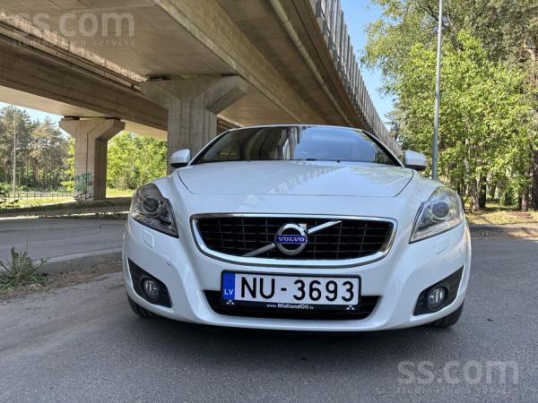 Balts Volvo C70 2012 Rīga, ar dzinēja tilpumu 2.00 L un nobraukumu 254 tūkst. km par 6790 €, foto 6 vietnē AUTOMOTO.COM.LV