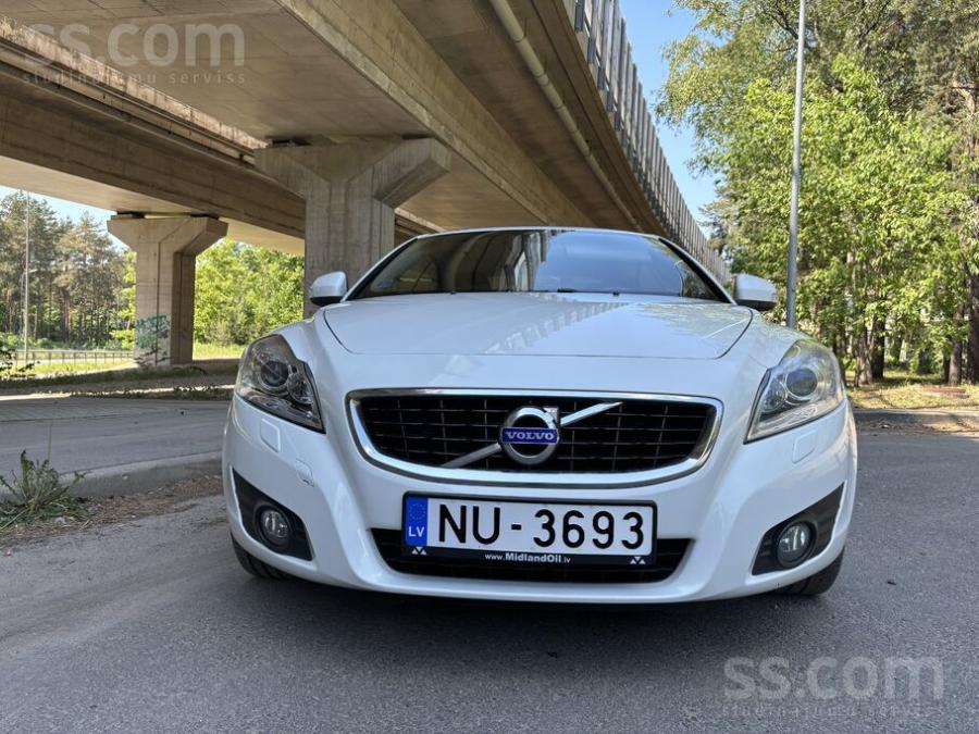 Balts Volvo C70 2012 Rīga, ar dzinēja tilpumu 2.00 L un nobraukumu 254 tūkst. km par 6790 €, foto 7 vietnē AUTOMOTO.COM.LV