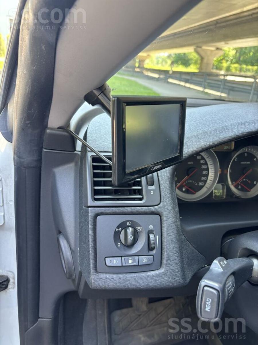 Balts Volvo C70 2012 Rīga, ar dzinēja tilpumu 2.00 L un nobraukumu 254 tūkst. km par 6790 €, foto 14 vietnē AUTOMOTO.COM.LV