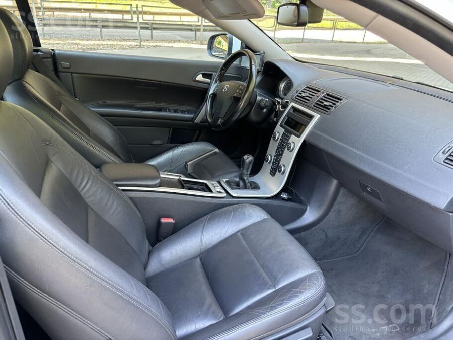 Balts Volvo C70 2012 Rīga, ar dzinēja tilpumu 2.00 L un nobraukumu 254 tūkst. km par 6790 €, foto 16 vietnē AUTOMOTO.COM.LV