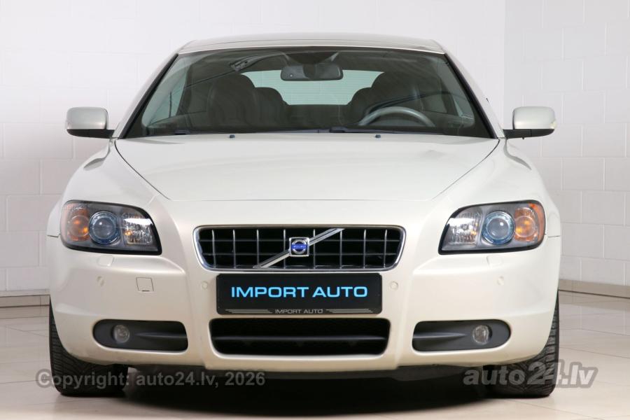 Dzeltens Volvo C70 2007 Pērnava, ar dzinēja tilpumu 2.40 L un nobraukumu 131 tūkst. km par 9990 €, foto 3 vietnē AUTOMOTO.COM.LV