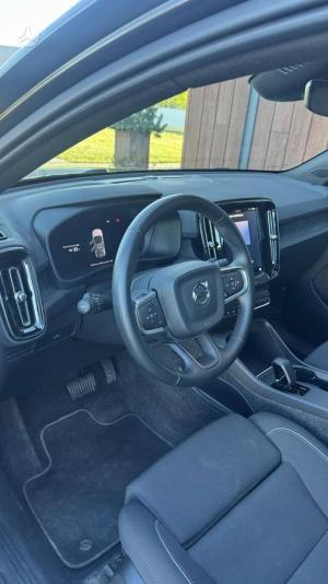 Black Volvo EC40 2024 in Kaunas, with an engine capacity of 0.00 L and mileage of 9 thousand km for 29999 €, photo 10 on AUTOMOTO.COM.LV