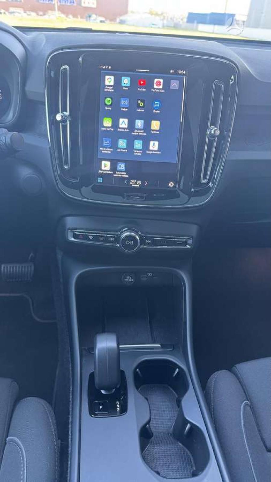 Black Volvo EC40 2024 in Kaunas, with an engine capacity of 0.00 L and mileage of 9 thousand km for 29999 €, photo 12 on AUTOMOTO.COM.LV