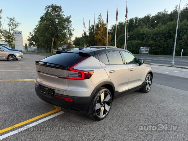 Pelēks Volvo EC40 2024 Pērnava, ar dzinēja tilpumu 0.00 L un nobraukumu 33 tūkst. km par 39900 €, foto 3 vietnē AUTOMOTO.COM.LV