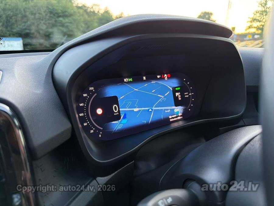 Серый Вольво EC40 2024 в Пярну, объемом двигателя 0.00 л и пробегом 33 тыс. км за 39900 €, фото 9 на AUTOMOTO.COM.LV