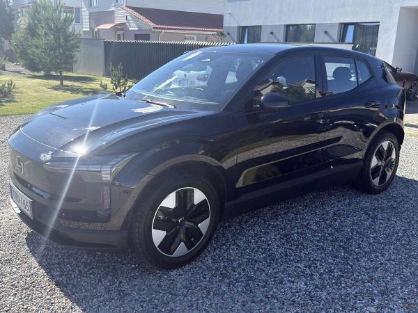 Melns Volvo EX30 2024 Panevēža, ar dzinēja tilpumu 0.00 L un nobraukumu 28 tūkst. km par 24800 €, foto 2 vietnē AUTOMOTO.COM.LV