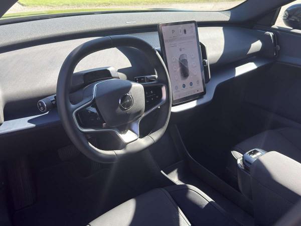 Melns Volvo EX30 2024 Panevēža, ar dzinēja tilpumu 0.00 L un nobraukumu 28 tūkst. km par 24800 €, foto 6 vietnē AUTOMOTO.COM.LV