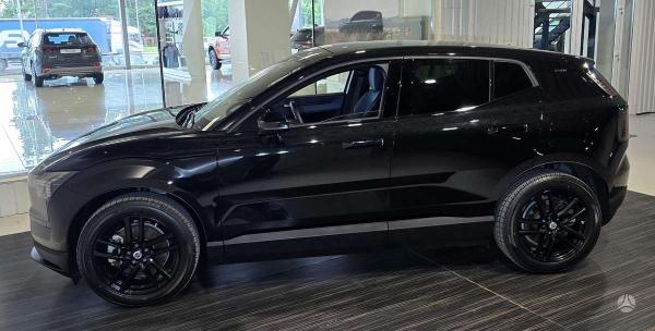 Black Volvo EX30 2024 in Siauliai, with an engine capacity of 0.00 L and mileage of 50 thousand km for 28900 €, photo 6 on AUTOMOTO.COM.LV