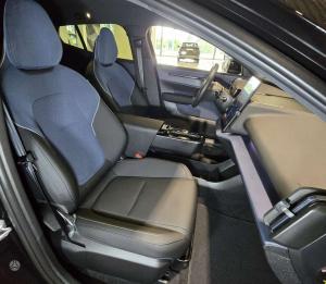Black Volvo EX30 2024 in Siauliai, with an engine capacity of 0.00 L and mileage of 50 thousand km for 28900 €, photo 24 on AUTOMOTO.COM.LV