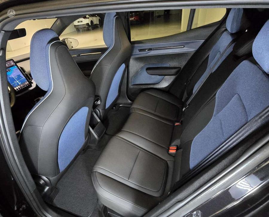 Black Volvo EX30 2024 in Siauliai, with an engine capacity of 0.00 L and mileage of 50 thousand km for 28900 €, photo 25 on AUTOMOTO.COM.LV