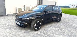 Black Volvo EX30 2024 in Alytus, with an engine capacity of 0.00 L and mileage of 117 thousand km for 17900 €, photo 5 on AUTOMOTO.COM.LV