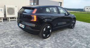 Black Volvo EX30 2024 in Alytus, with an engine capacity of 0.00 L and mileage of 117 thousand km for 17900 €, photo 10 on AUTOMOTO.COM.LV