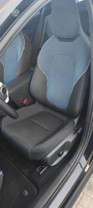 Black Volvo EX30 2024 in Alytus, with an engine capacity of 0.00 L and mileage of 117 thousand km for 17900 €, photo 23 on AUTOMOTO.COM.LV
