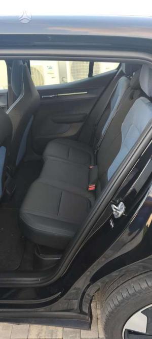 Black Volvo EX30 2024 in Alytus, with an engine capacity of 0.00 L and mileage of 117 thousand km for 17900 €, photo 24 on AUTOMOTO.COM.LV