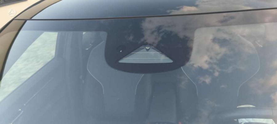 Black Volvo EX30 2024 in Alytus, with an engine capacity of 0.00 L and mileage of 117 thousand km for 17900 €, photo 32 on AUTOMOTO.COM.LV