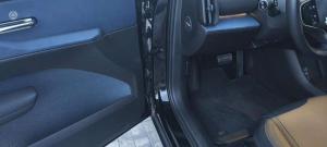 Black Volvo EX30 2024 in Alytus, with an engine capacity of 0.00 L and mileage of 117 thousand km for 17900 €, photo 40 on AUTOMOTO.COM.LV