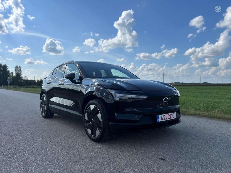Black Volvo EX30 2024 in Kedainiai, with an engine capacity of 0.00 L and mileage of 26 thousand km for 17500 €, photo 1 on AUTOMOTO.COM.LV