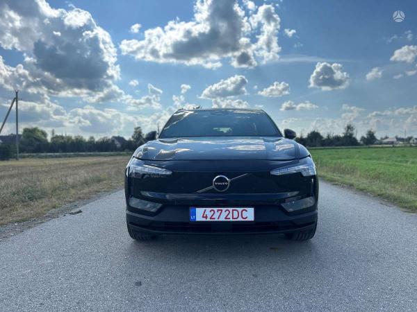 Вольво EX30 2024 в Кедайняй на AUTOMOTO.COM.LV Черный Вольво EX30 2024 в Кедайняй, объемом двигателя 0.00 л и пробегом 26 тыс. км за 17500 €, фото 3 на AUTOMOTO.COM.LV
