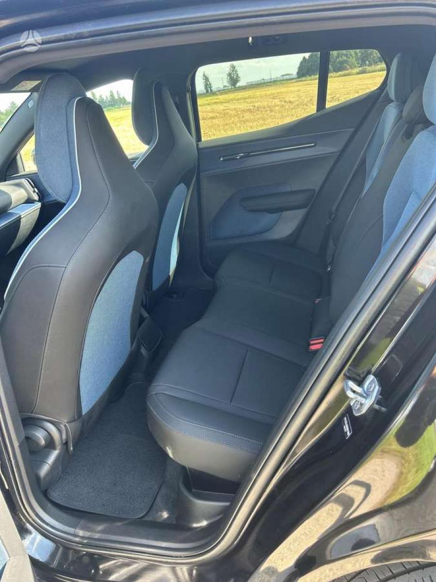 Black Volvo EX30 2024 in Kedainiai, with an engine capacity of 0.00 L and mileage of 26 thousand km for 17500 €, photo 11 on AUTOMOTO.COM.LV