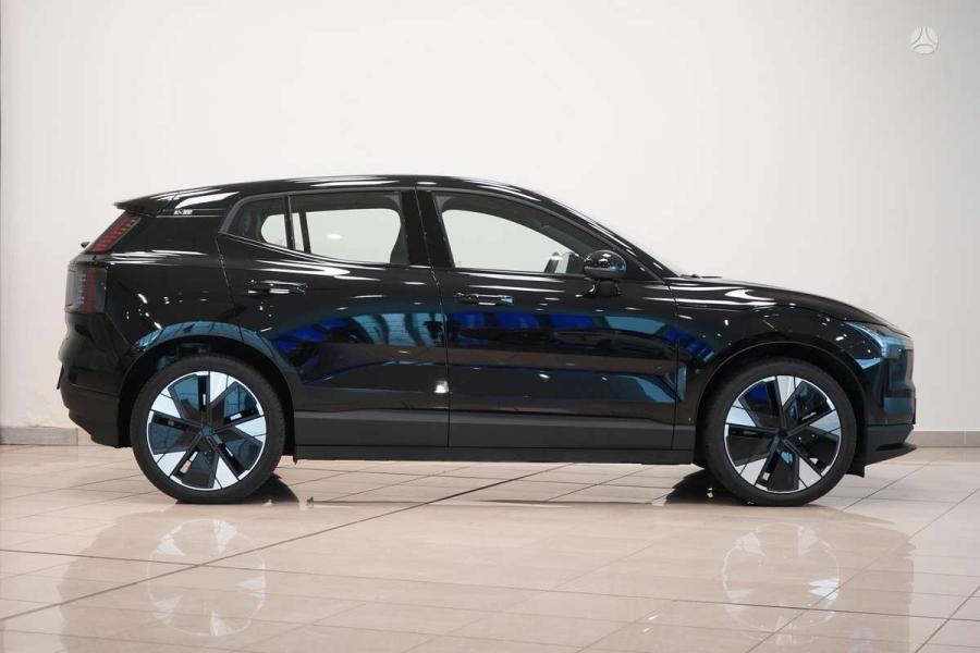 Melns Volvo EX30 2025 Viļņa, ar dzinēja tilpumu 0.00 L un nobraukumu 15 tūkst. km par 41250 €, foto 3 vietnē AUTOMOTO.COM.LV