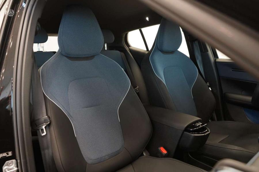 Melns Volvo EX30 2025 Viļņa, ar dzinēja tilpumu 0.00 L un nobraukumu 15 tūkst. km par 41250 €, foto 12 vietnē AUTOMOTO.COM.LV