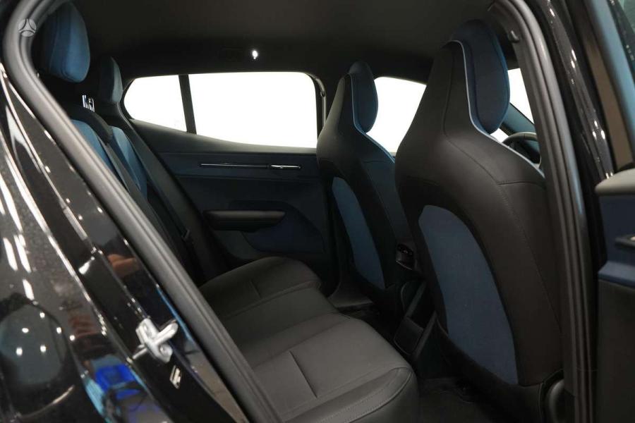 Melns Volvo EX30 2025 Viļņa, ar dzinēja tilpumu 0.00 L un nobraukumu 15 tūkst. km par 41250 €, foto 13 vietnē AUTOMOTO.COM.LV