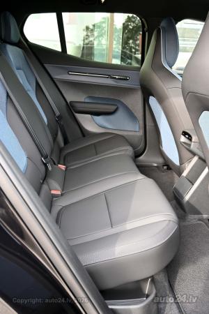 Black Volvo EX30 2025 in Tallinn, with an engine capacity of 0.00 L and mileage of 12 thousand km for 38990 €, photo 12 on AUTOMOTO.COM.LV