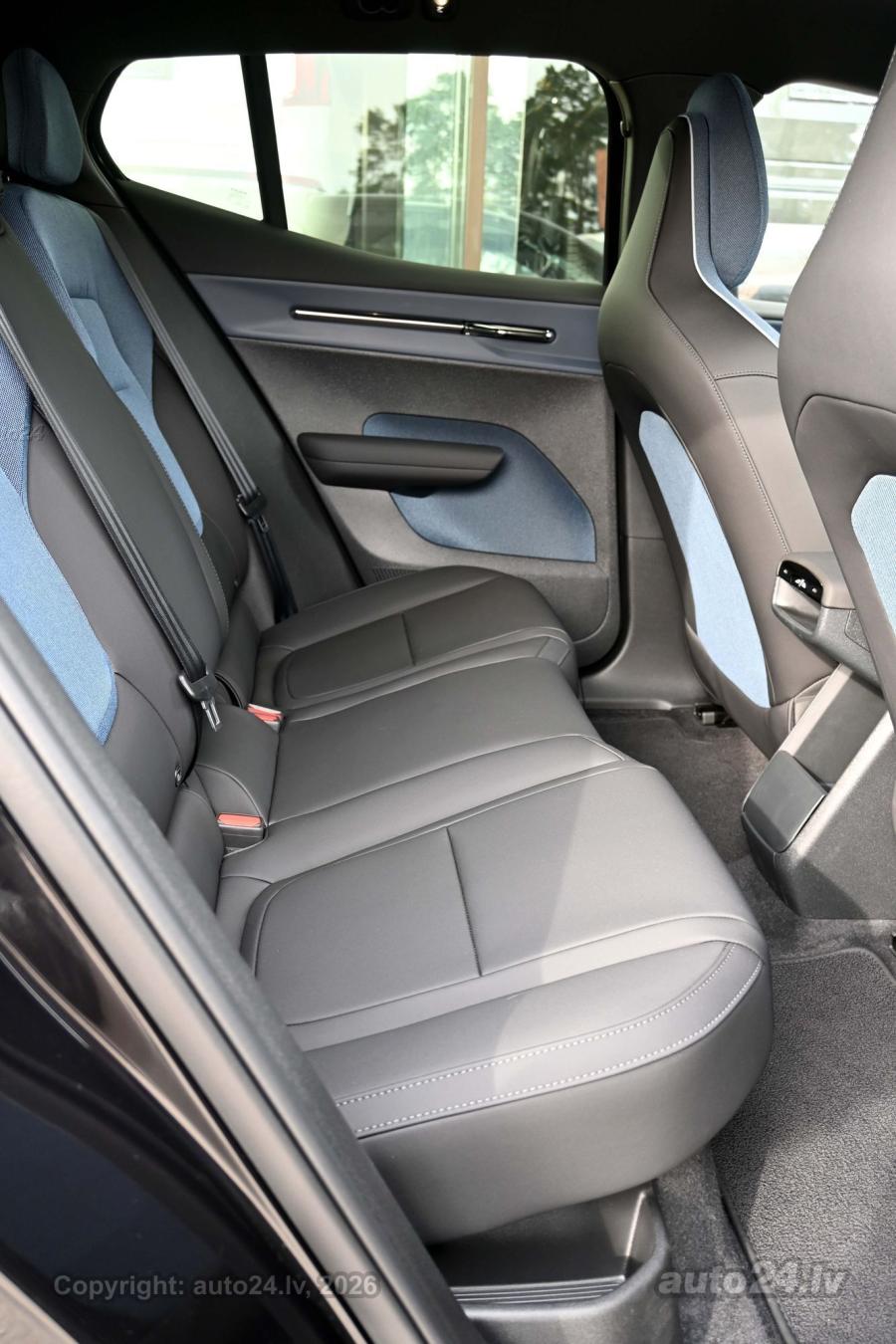 Black Volvo EX30 2025 in Tallinn, with an engine capacity of 0.00 L and mileage of 12 thousand km for 38990 €, photo 12 on AUTOMOTO.COM.LV