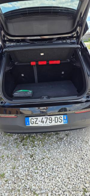 Black Volvo EX30 2024 in Tartu, with an engine capacity of 0.00 L and mileage of 35 thousand km for 34200 €, photo 13 on AUTOMOTO.COM.LV