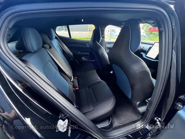 Black Volvo EX30 2026 in Tallinn, with an engine capacity of 0.00 L and mileage of 4 thousand km for 39900 €, photo 7 on AUTOMOTO.COM.LV