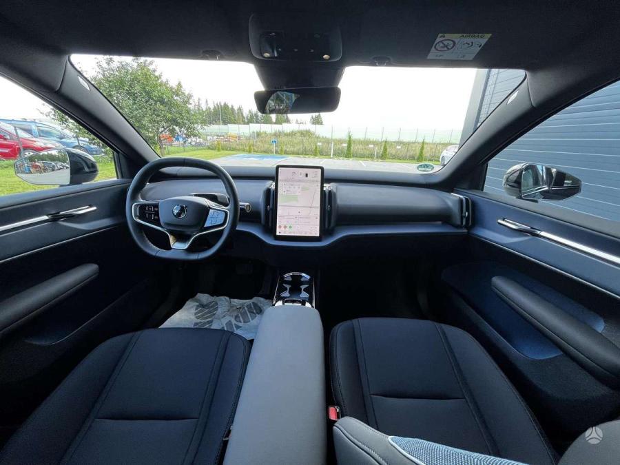 Melns Volvo EX30 2026 Tallina, ar dzinēja tilpumu 0.00 L un nobraukumu 4 tūkst. km par 39900 €, foto 8 vietnē AUTOMOTO.COM.LV