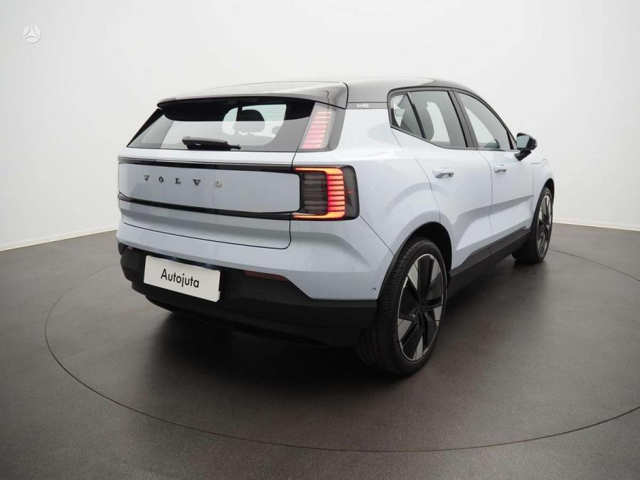 Zils Volvo EX30 2024 Viļņa, ar dzinēja tilpumu 0.00 L un nobraukumu 18 tūkst. km par 39700 €, foto 5 vietnē AUTOMOTO.COM.LV