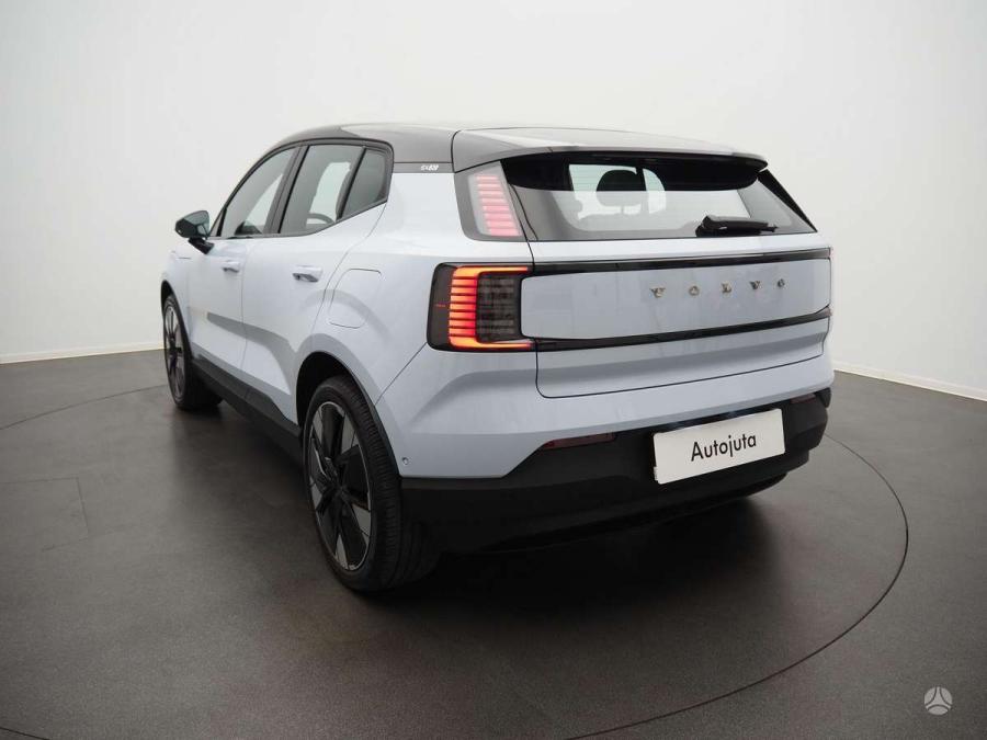 Zils Volvo EX30 2024 Viļņa, ar dzinēja tilpumu 0.00 L un nobraukumu 18 tūkst. km par 39700 €, foto 7 vietnē AUTOMOTO.COM.LV