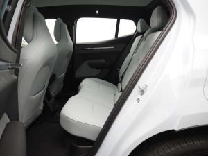 Zils Volvo EX30 2024 Viļņa, ar dzinēja tilpumu 0.00 L un nobraukumu 18 tūkst. km par 39700 €, foto 15 vietnē AUTOMOTO.COM.LV