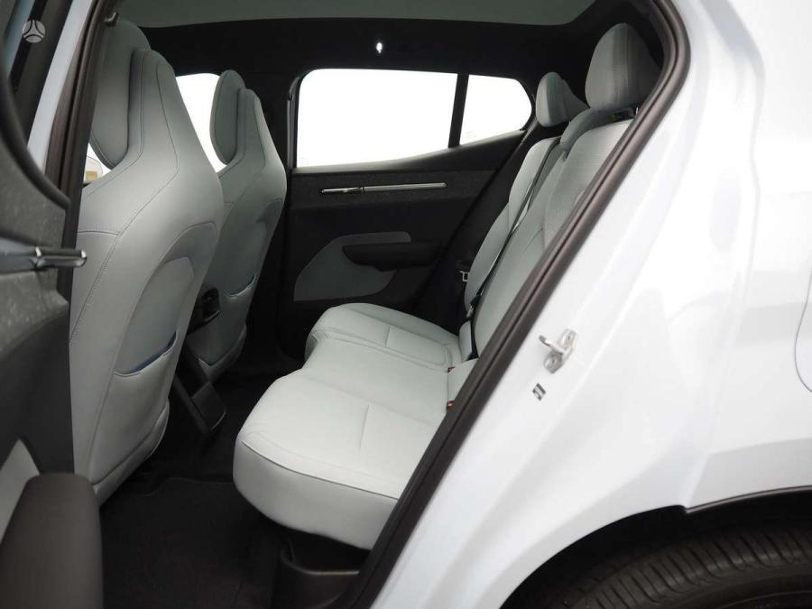 Zils Volvo EX30 2024 Viļņa, ar dzinēja tilpumu 0.00 L un nobraukumu 18 tūkst. km par 39700 €, foto 15 vietnē AUTOMOTO.COM.LV