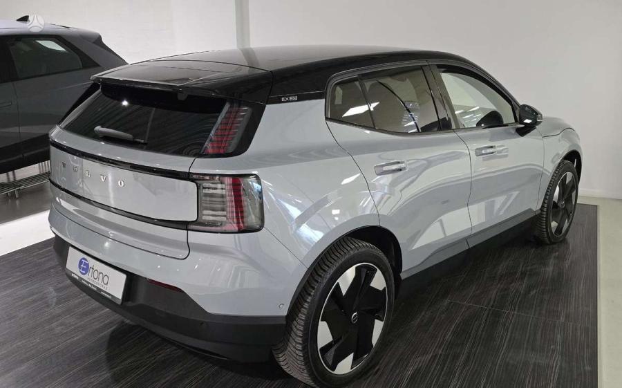 Pelēks Volvo EX30 2024 Šauļi, ar dzinēja tilpumu 0.00 L un nobraukumu 23 tūkst. km par 29900 €, foto 4 vietnē AUTOMOTO.COM.LV