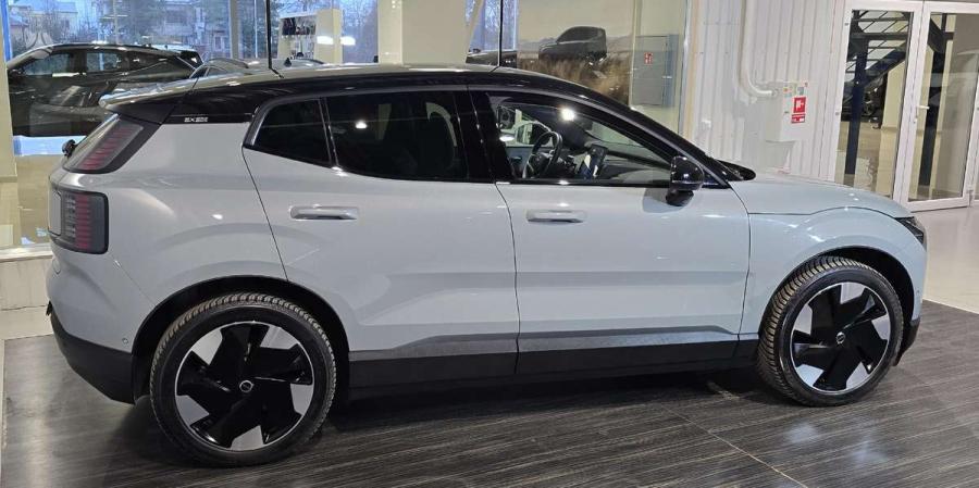 Pelēks Volvo EX30 2024 Šauļi, ar dzinēja tilpumu 0.00 L un nobraukumu 23 tūkst. km par 29900 €, foto 5 vietnē AUTOMOTO.COM.LV