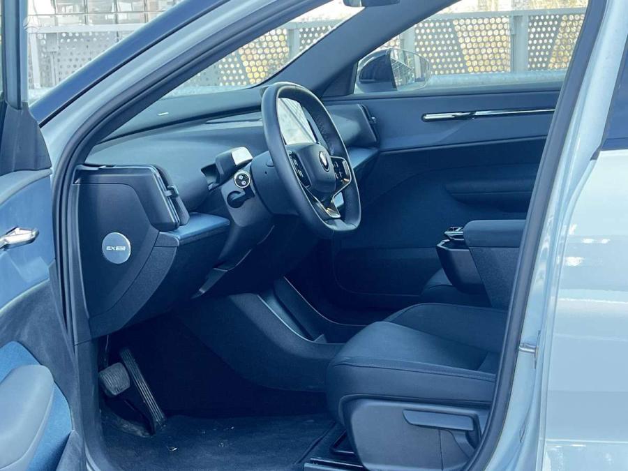 Grey Volvo EX30 2024 in Vilnius, with an engine capacity of 0.00 L and mileage of 11 thousand km for 29999 €, photo 12 on AUTOMOTO.COM.LV
