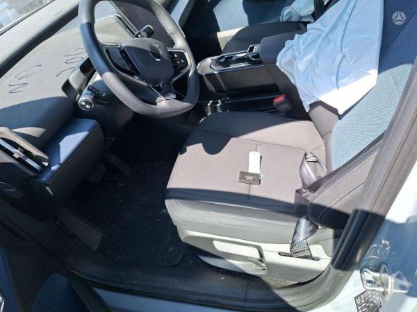 Grey Volvo EX30 2024 in Vilnius, with an engine capacity of 0.00 L and mileage of 52 thousand km for 17700 €, photo 5 on AUTOMOTO.COM.LV