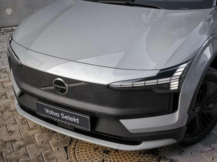 Pelēks Volvo EX30 2025 Kauņa, ar dzinēja tilpumu 0.00 L un nobraukumu 10 tūkst. km par 45900 €, foto 3 vietnē AUTOMOTO.COM.LV
