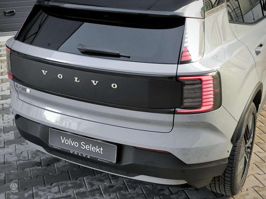 Pelēks Volvo EX30 2025 Kauņa, ar dzinēja tilpumu 0.00 L un nobraukumu 10 tūkst. km par 45900 €, foto 6 vietnē AUTOMOTO.COM.LV