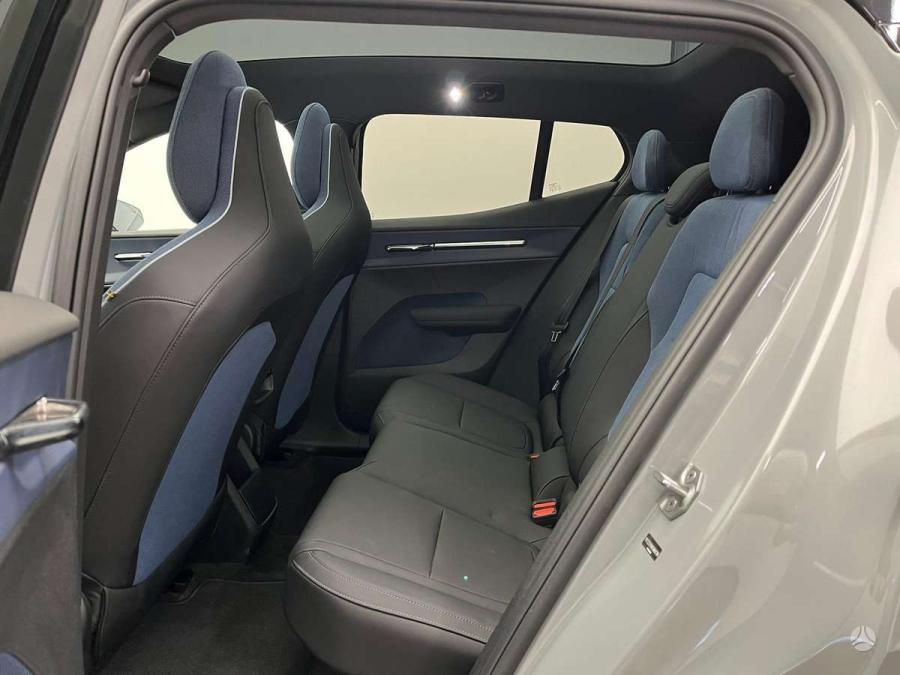 Pelēks Volvo EX30 2025 Panevēža, ar dzinēja tilpumu 0.00 L un nobraukumu 8 tūkst. km par 34490 €, foto 14 vietnē AUTOMOTO.COM.LV