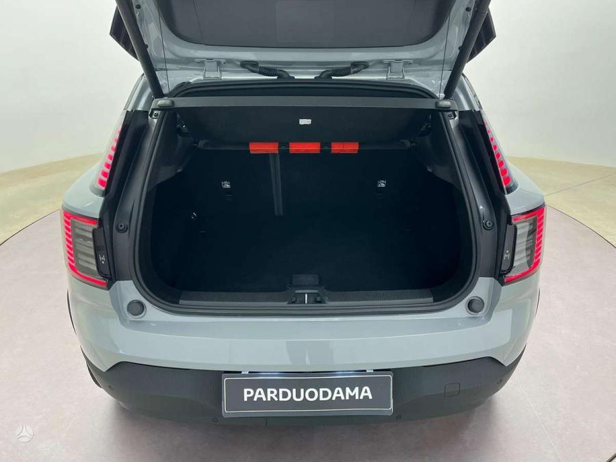 Pelēks Volvo EX30 2025 Panevēža, ar dzinēja tilpumu 0.00 L un nobraukumu 8 tūkst. km par 34490 €, foto 15 vietnē AUTOMOTO.COM.LV
