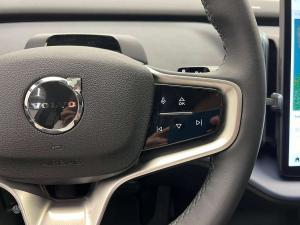 Pelēks Volvo EX30 2025 Panevēža, ar dzinēja tilpumu 0.00 L un nobraukumu 8 tūkst. km par 34490 €, foto 24 vietnē AUTOMOTO.COM.LV