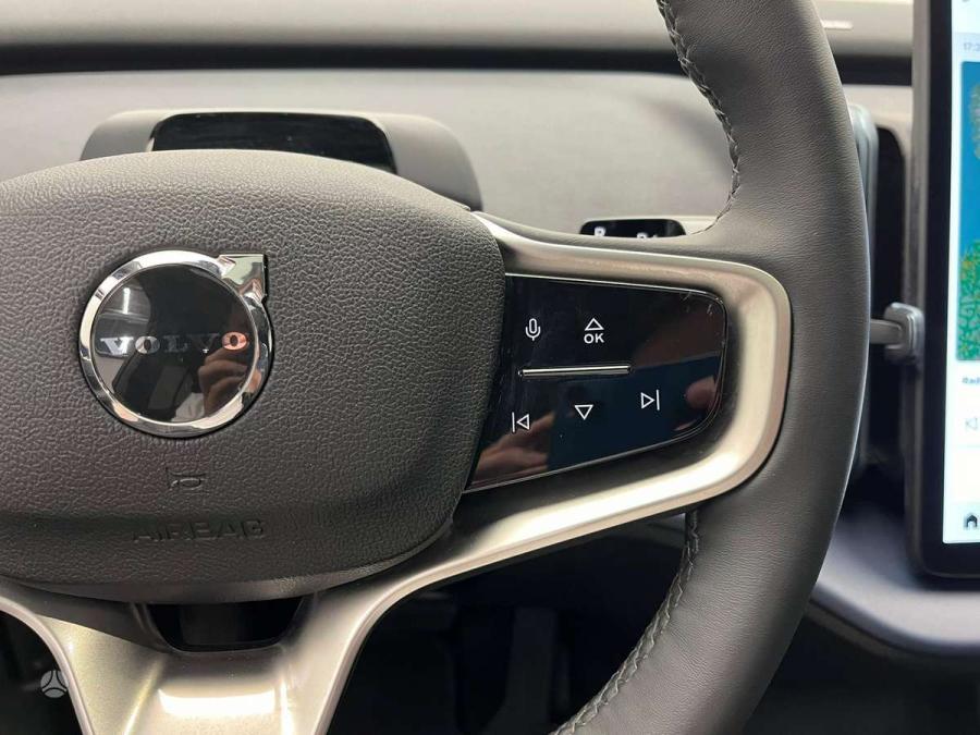 Pelēks Volvo EX30 2025 Panevēža, ar dzinēja tilpumu 0.00 L un nobraukumu 8 tūkst. km par 34490 €, foto 24 vietnē AUTOMOTO.COM.LV