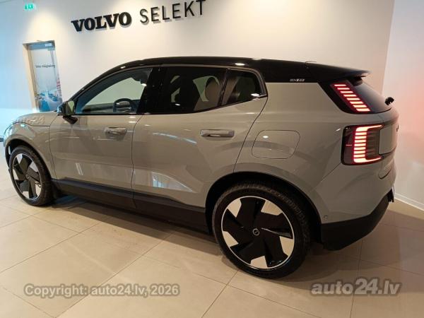 Pelēks Volvo EX30 2025 Tallina, ar dzinēja tilpumu 0.00 L un nobraukumu 13 tūkst. km par 44990 €, foto 3 vietnē AUTOMOTO.COM.LV