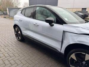 Balts Volvo EX30 2024 Mažeikiai, ar dzinēja tilpumu 0.00 L un nobraukumu 20 tūkst. km par 12999 €, foto 5 vietnē AUTOMOTO.COM.LV
