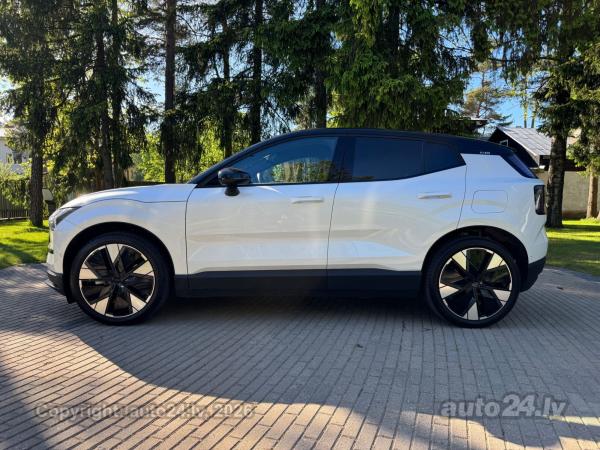 White Volvo EX30 2024 in Tallinn, with an engine capacity of 0.00 L and mileage of 14 thousand km for 38900 €, photo 2 on AUTOMOTO.COM.LV