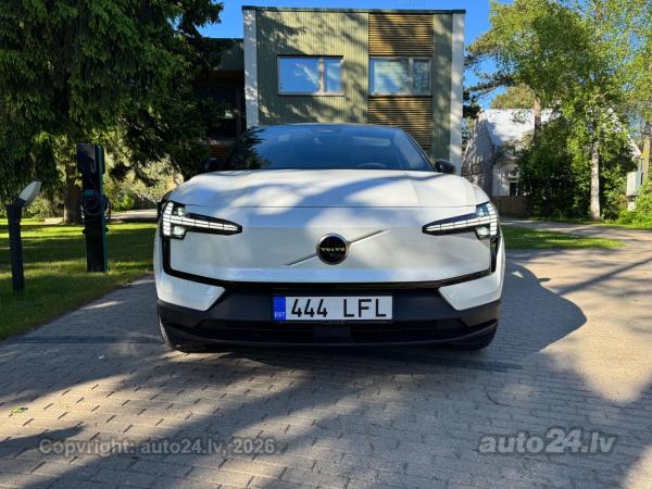 White Volvo EX30 2024 in Tallinn, with an engine capacity of 0.00 L and mileage of 14 thousand km for 38900 €, photo 4 on AUTOMOTO.COM.LV